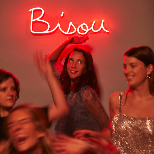 Néon Bisou – mathilde cabanas